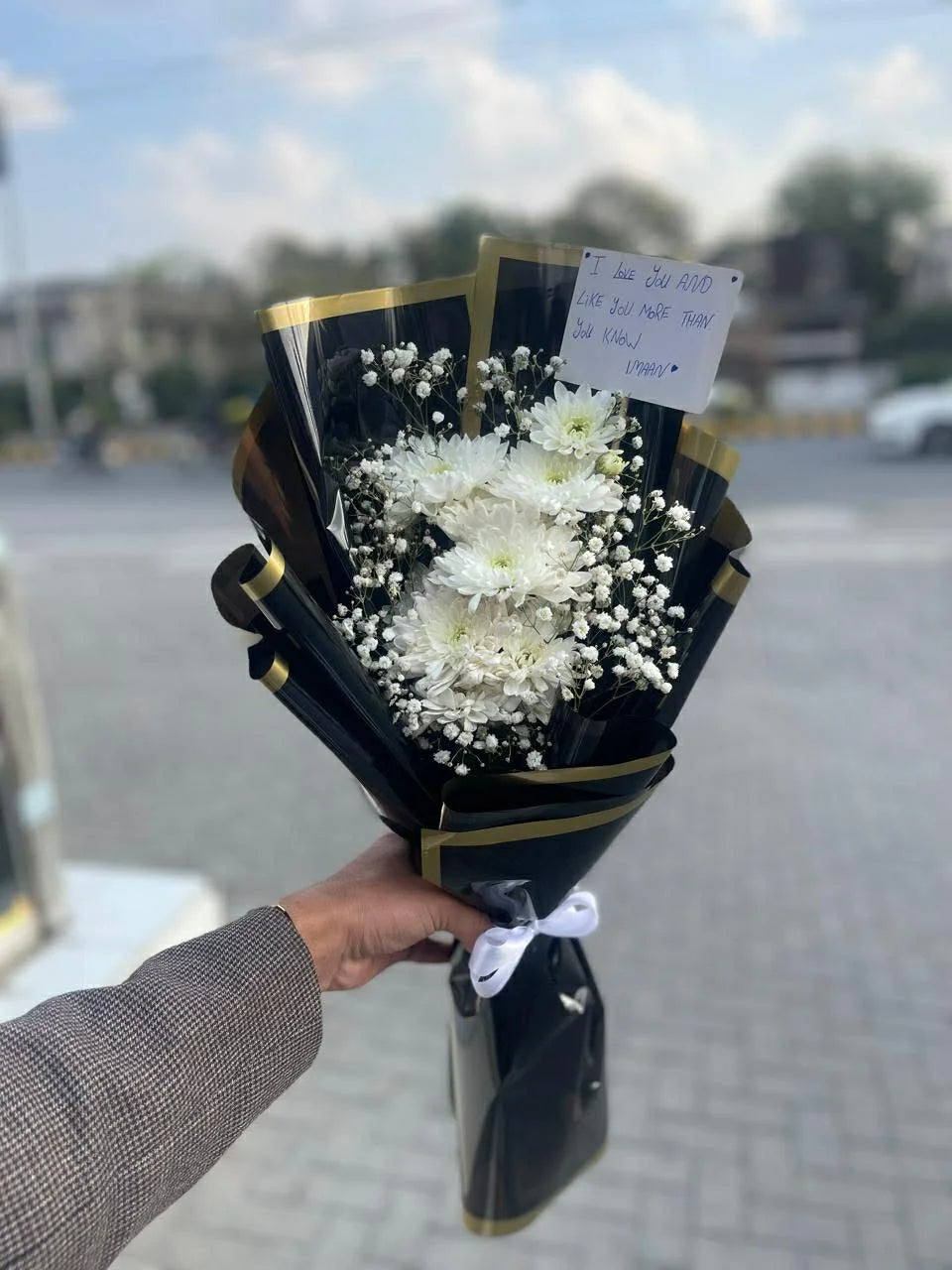 Mini White Flower Bouquet | Gift Shop in Islamabad | Royal Gift Shop ...
